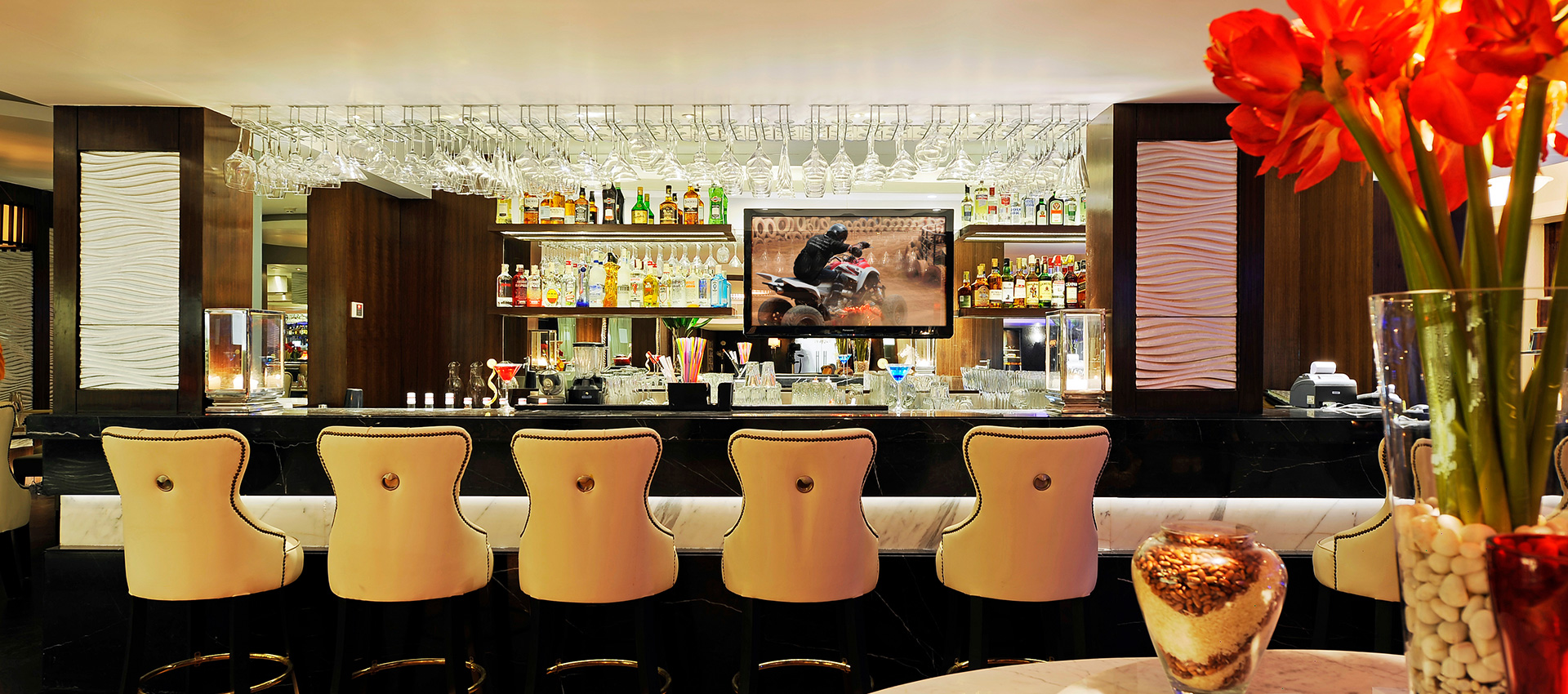 Café 24 - Della Resorts