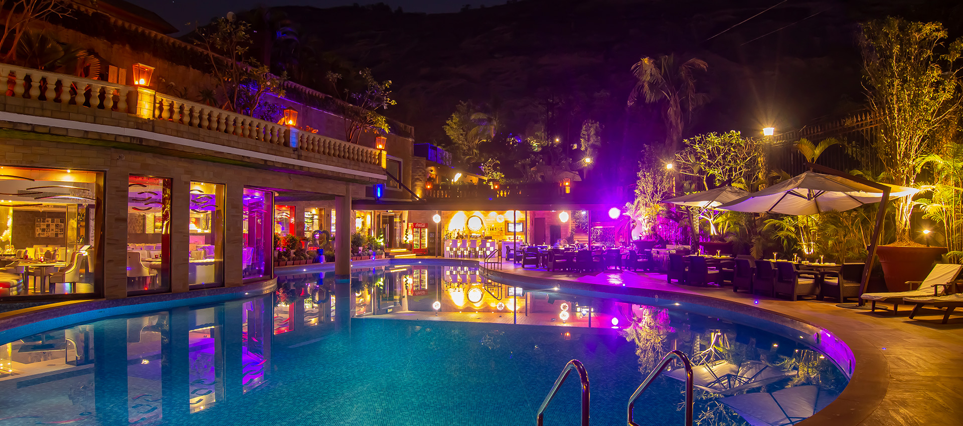 Café 24 - Della Resorts